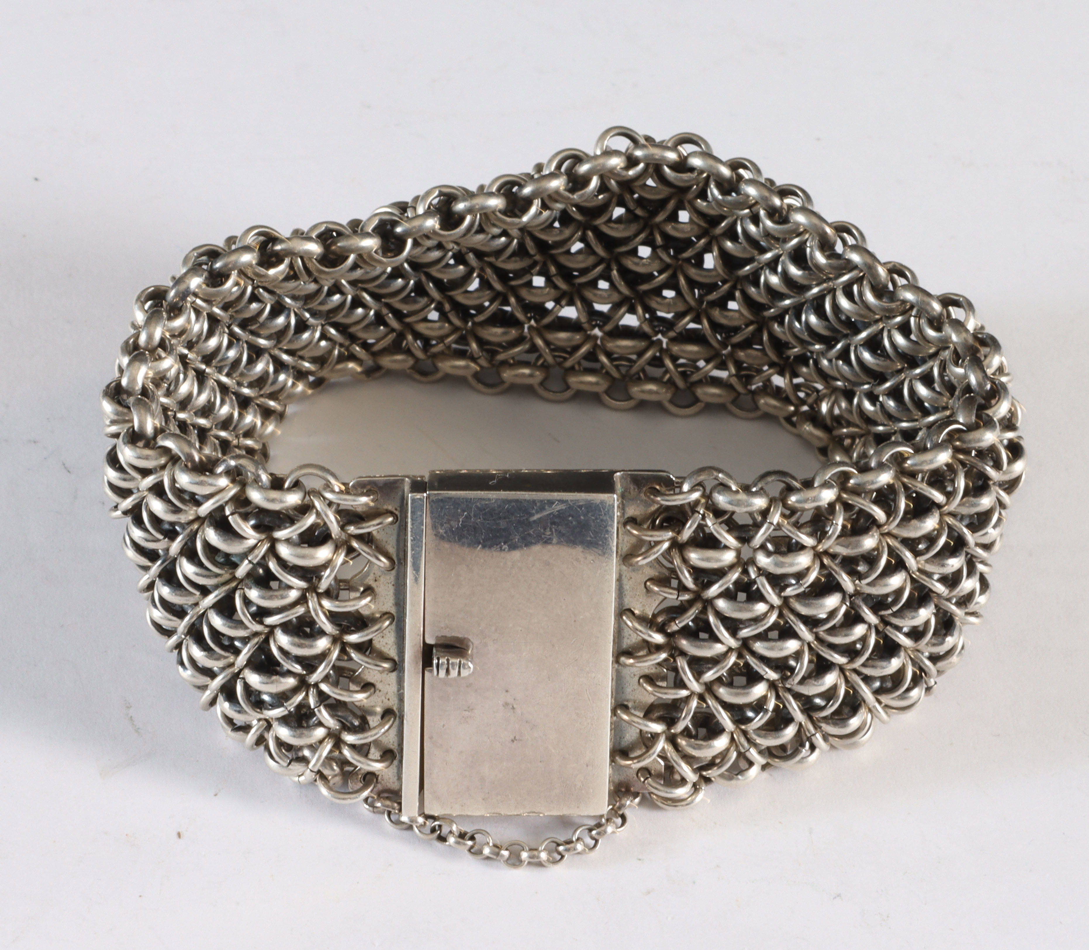 Armbånd i sølv, David-Andersen. | Auksjon